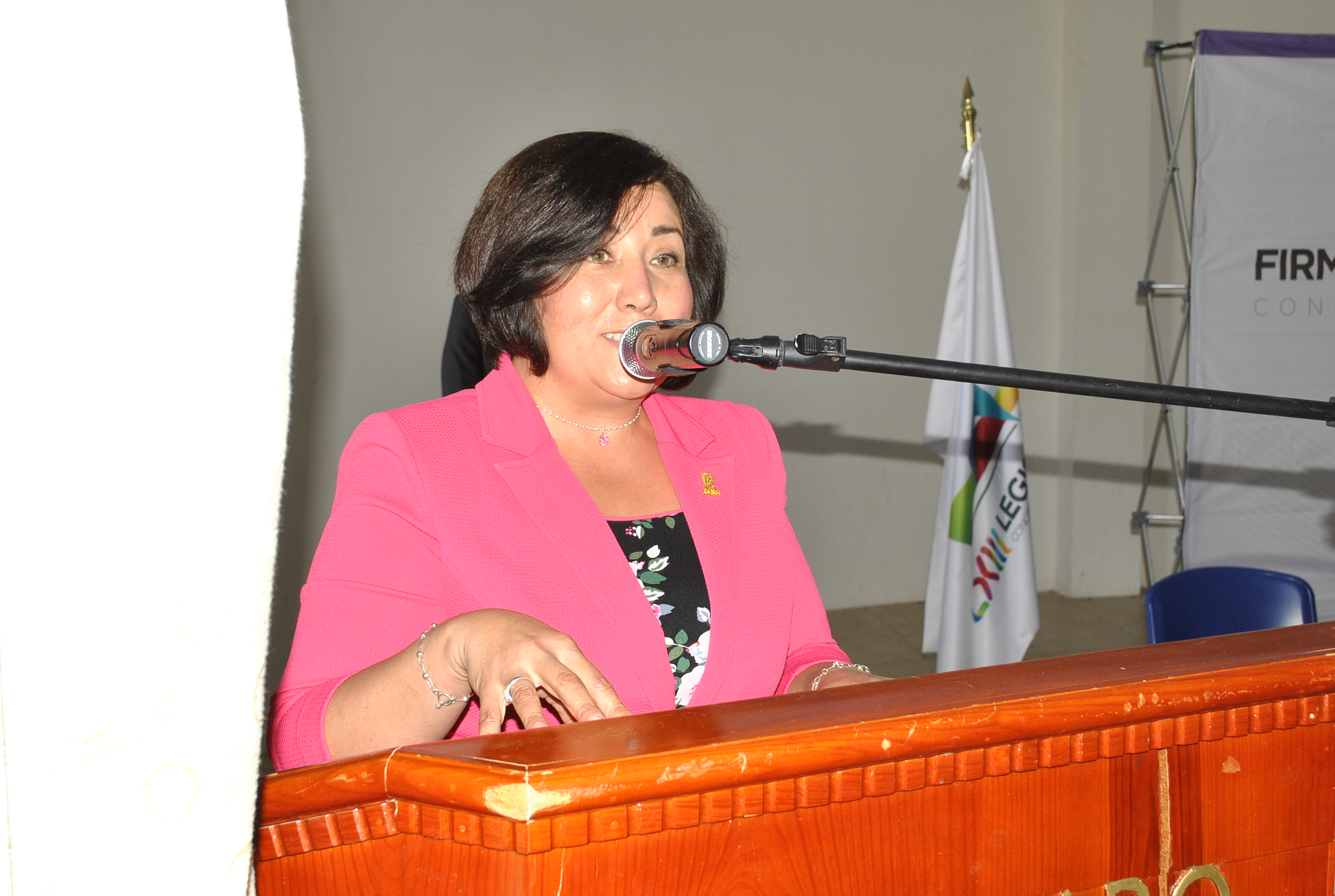 Grande_firma_convenio__congreso-uca_ac_mbaro_040416-14