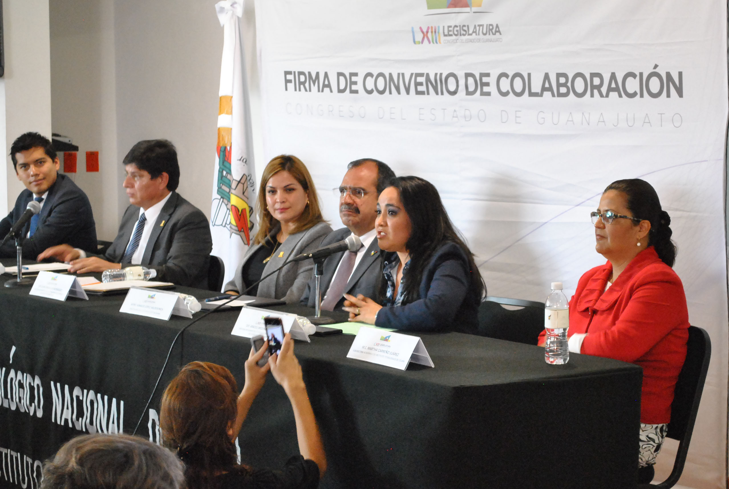 Grande_fotos_firma_convenio_congreso-inst_tec_celaya_190516-13